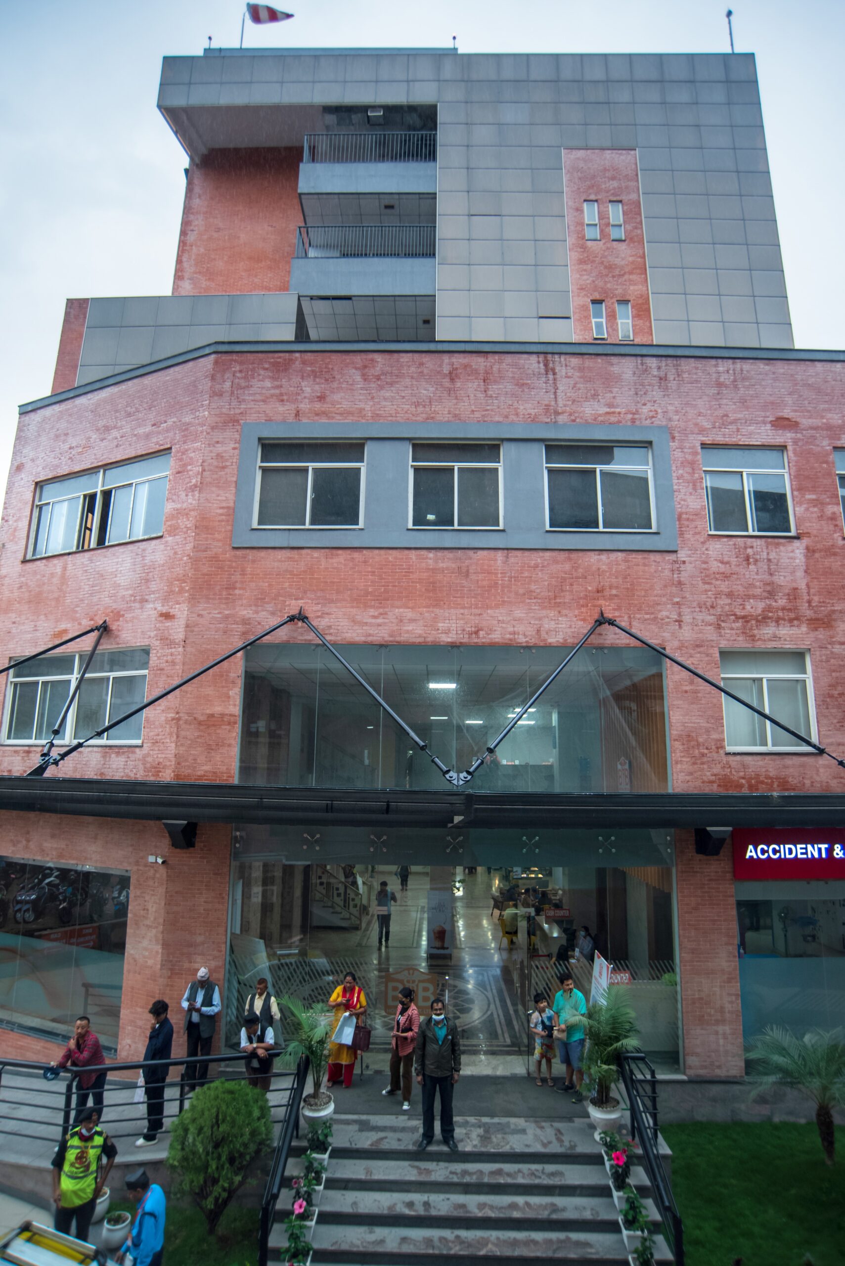 B & B Hospital - Himalayan Builders